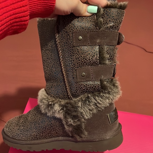 UGG | Shoes | Very Unique Uggs | Poshmark